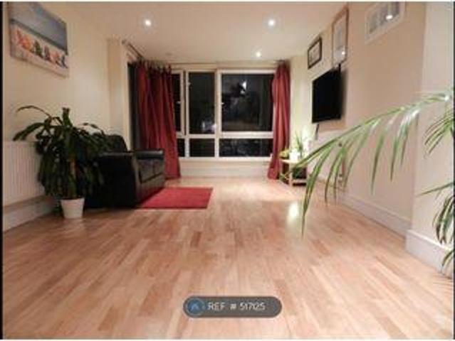 2 Bedrooms Flat for rent in Raphael House, Ilford IG1