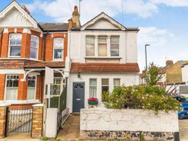 2 Bedrooms Flat for rent in Revelstoke Road, Southfields SW18