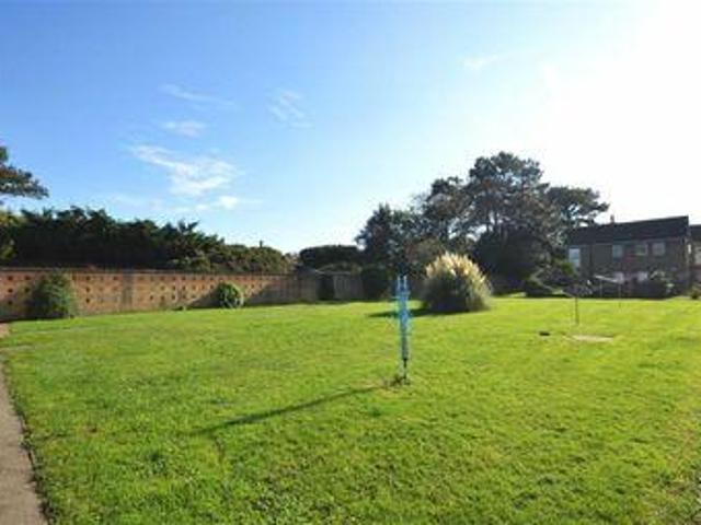 2 Bedrooms Flat for rent in Rectory Lane, Wallington SM6