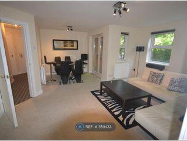 2 Bedrooms Flat for rent in Redcot, Bolton BL1