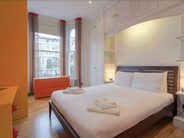 2 Bedrooms Flat for rent in Redcliffe Street, London SW10