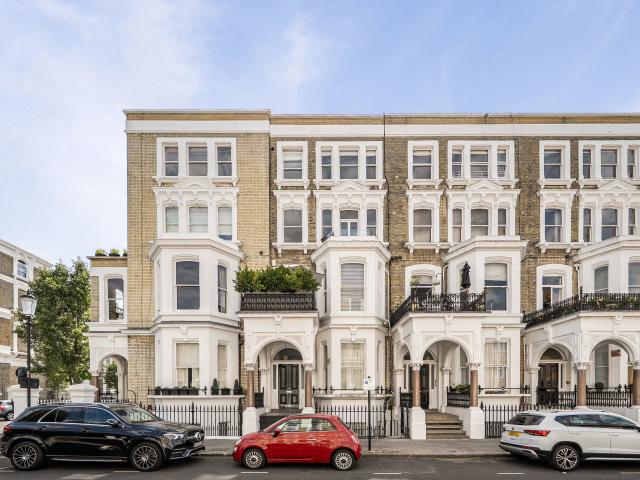 2 Bedrooms Flat for Rent in Redcliffe Square | Foxtons