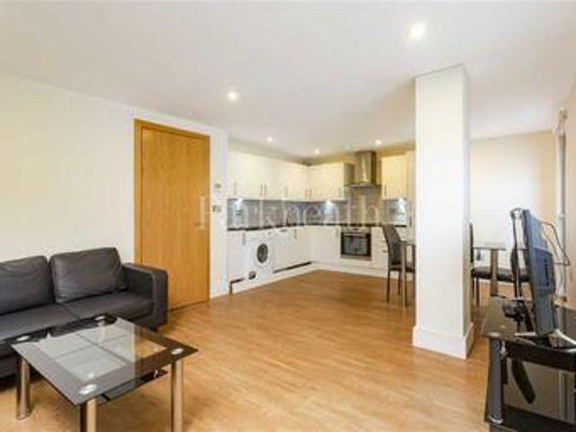 2 Bedrooms Flat for rent in Redan Place, Bayswater, London W2