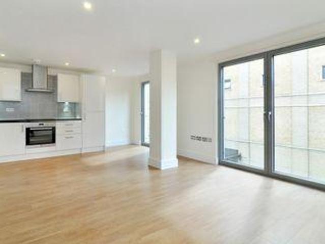 2 Bedrooms Flat for rent in Redan Place, Bayswater W2