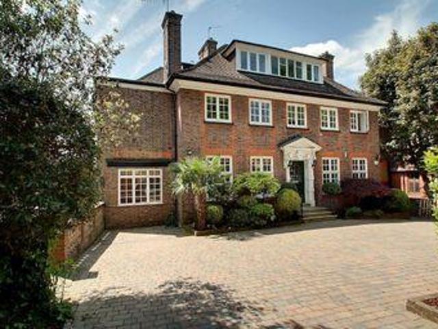 2 Bedrooms Flat for rent in Redington Road, London NW3