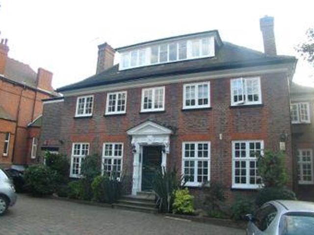 2 Bedrooms Flat for rent in Redington Road, London NW3