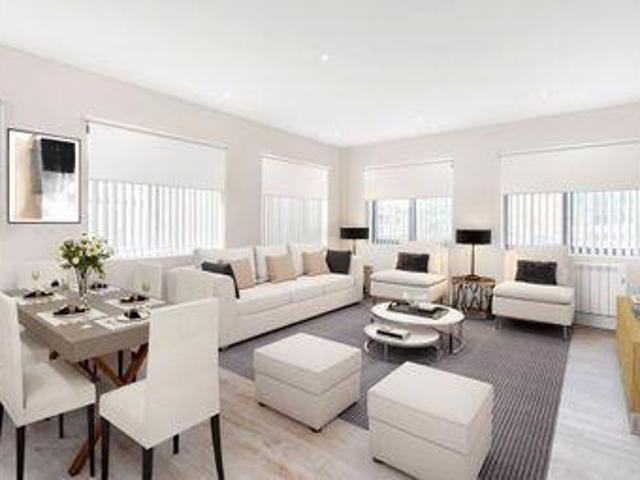 2 Bedrooms Flat for rent in Redwood House, Enfield EN2