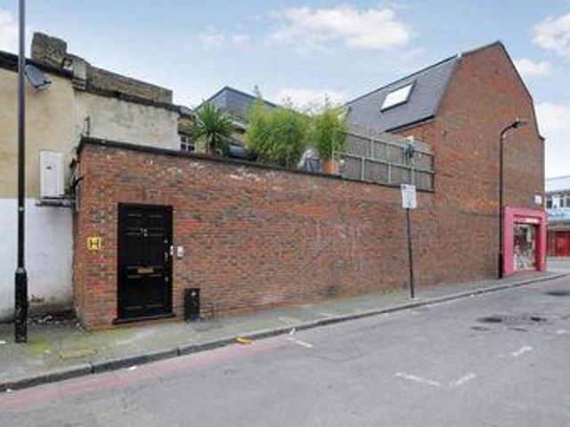 2 Bedrooms Flat for rent in Redvers Street, London N1