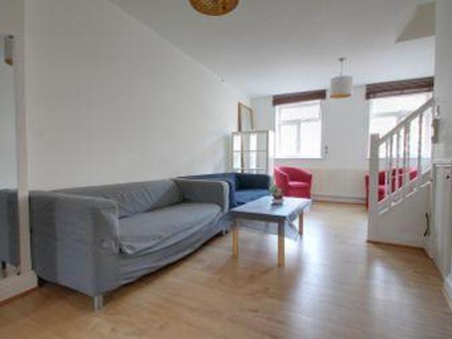 2 Bedrooms Flat for rent in Redvers Street, Shoreditch N1