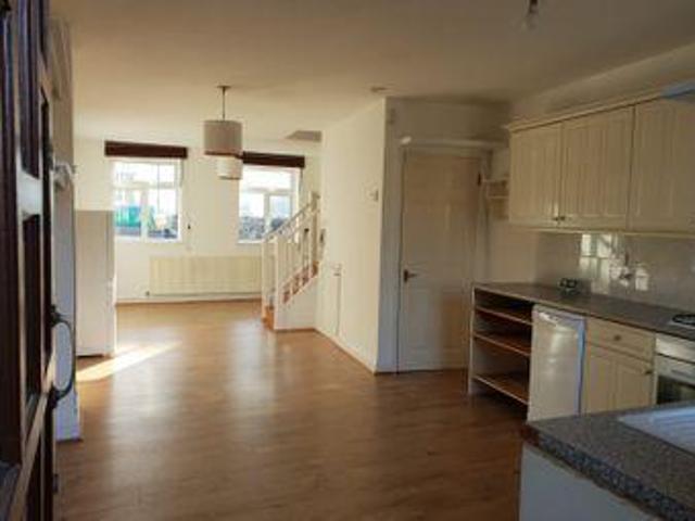 2 Bedrooms Flat for rent in Redvers Street, Shoreditch N1