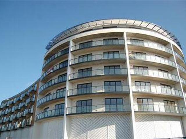 2 Bedrooms Flat for rent in Reed House, 21 Durnsford Road, Wimbledon SW19