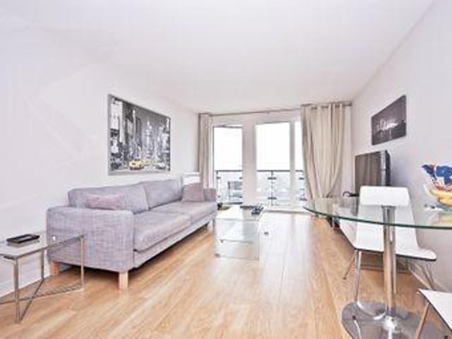 2 Bedrooms Flat for rent in Reed House, Durnsford Road, Wimbledon SW19