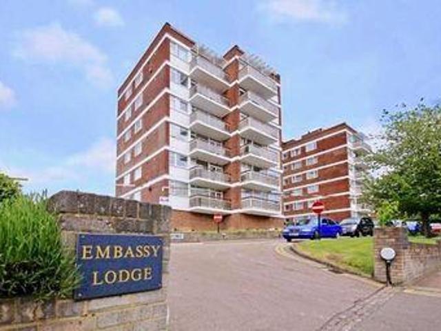 2 Bedrooms Flat for rent in Regents Park Road, London N3