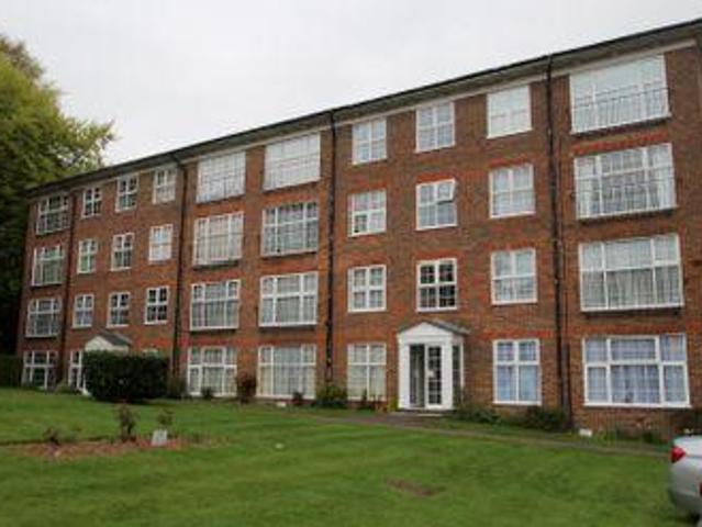 2 Bedrooms Flat for rent in Regency Court, London Road, Brighton BN1