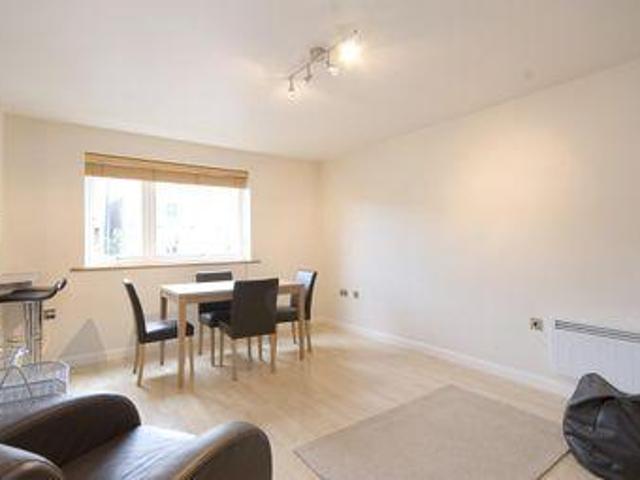 2 Bedrooms Flat for rent in Regency Court, Park Close, London E9