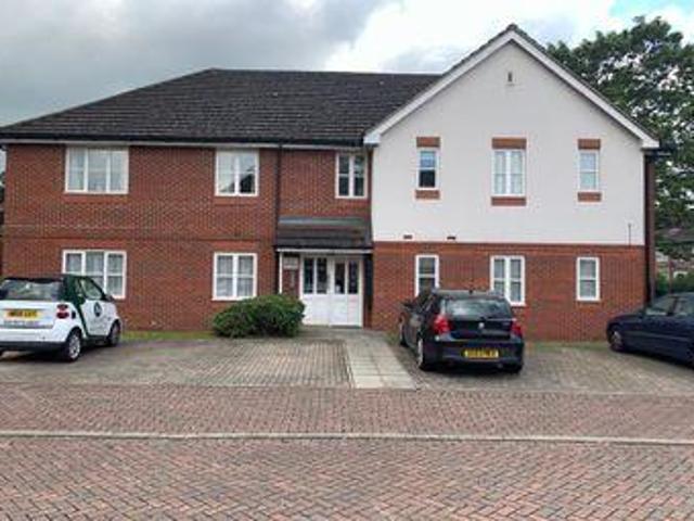 2 Bedrooms Flat for rent in Reid Close, Hayes UB3