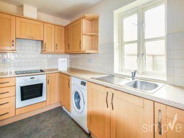 2 Bedrooms Flat for rent in Reid Close, Hayes, Middlesex UB3