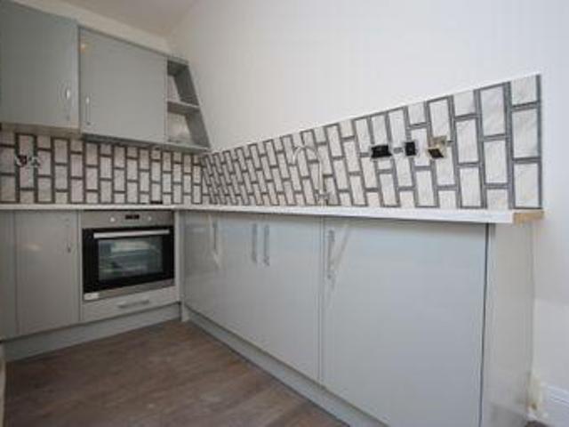 2 Bedrooms Flat for rent in Replingham Rd, Southfield SW18