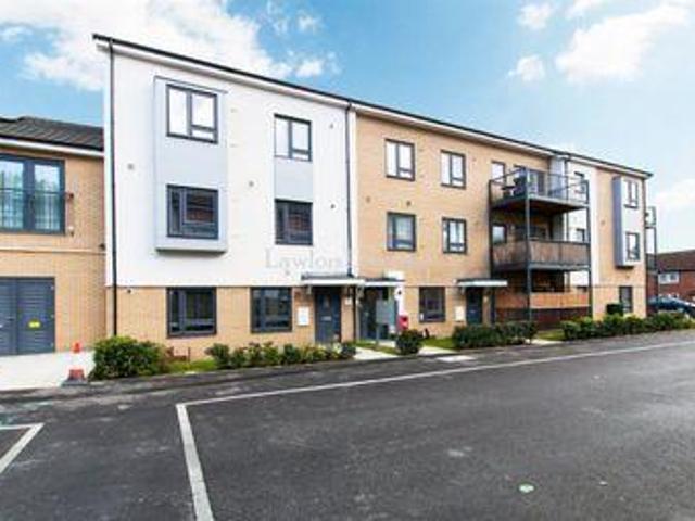 2 Bedrooms Flat for rent in Reservoir Way, Ilford IG6