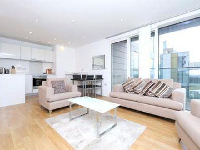 2 Bedrooms Flat for rent in Residence Tower, Woodberry Grove, London N4