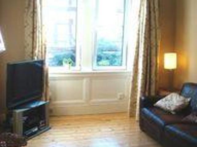2 Bedrooms Flat for rent in Ritchie Place, Edinburgh EH11