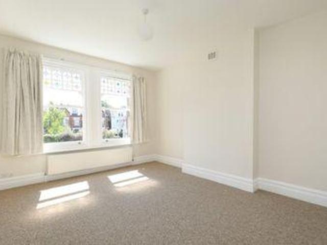 2 Bedrooms Flat for rent in Ritherdon Road, Balham SW17