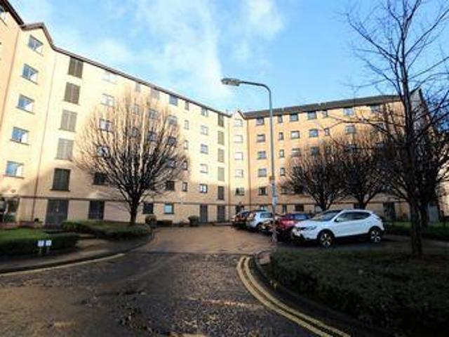 2 Bedrooms Flat for rent in Riverview Place, Glasgow G5