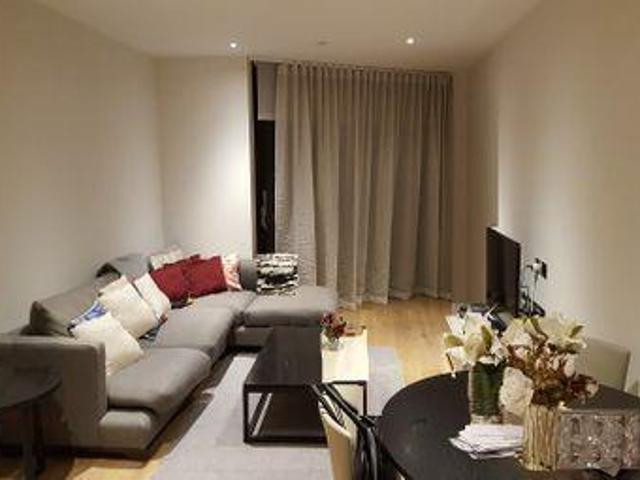 2 Bedrooms Flat for rent in Riverlight Quay, Vauxhall, London. SW11