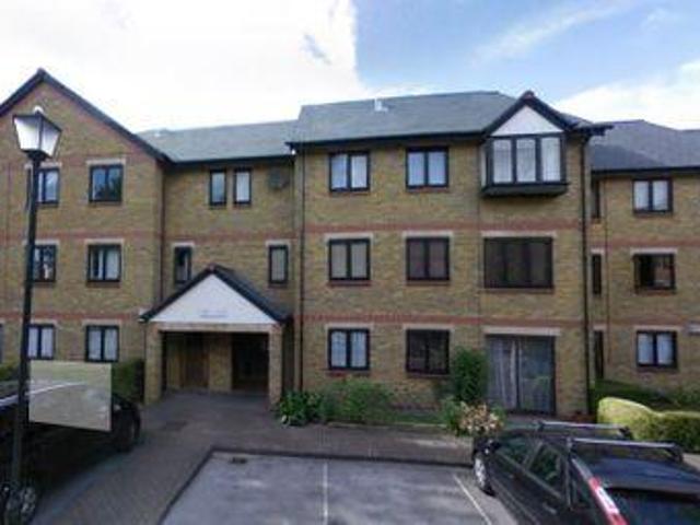 2 Bedrooms Flat for rent in Riverside Close, London E5