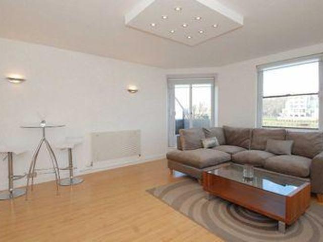2 Bedrooms Flat for rent in Riverside Court, Nine Elms Lane, Vauxhall, London SW8