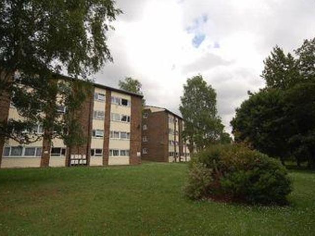 2 Bedrooms Flat for rent in Riverside Road, St Albans AL1