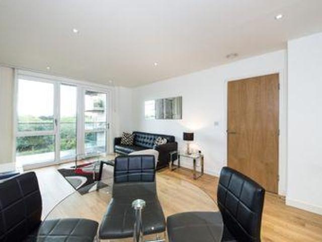 2 Bedrooms Flat for rent in Rivulet Apartments, Woodberry Down, London N4