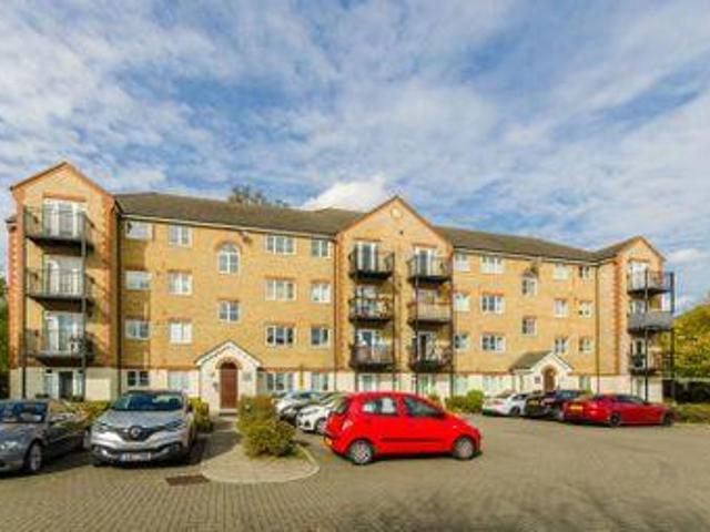 2 Bedrooms Flat for rent in Ribblesdale Avenue, Friern Barnet N11
