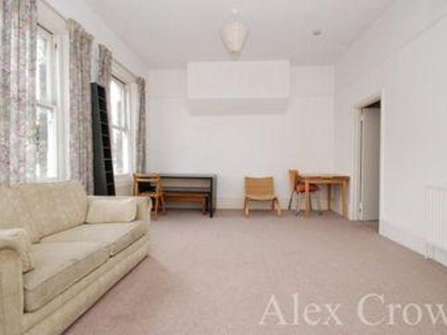 2 Bedrooms Flat for rent in Ribblesdale Road, London N8
