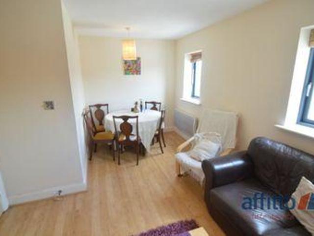 2 Bedrooms Flat for rent in Rickman Drive, Birmingham B15