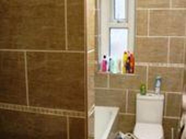 2 Bedrooms Flat for rent in Richmond Crescent, Cathays, South Glamorgan CF24