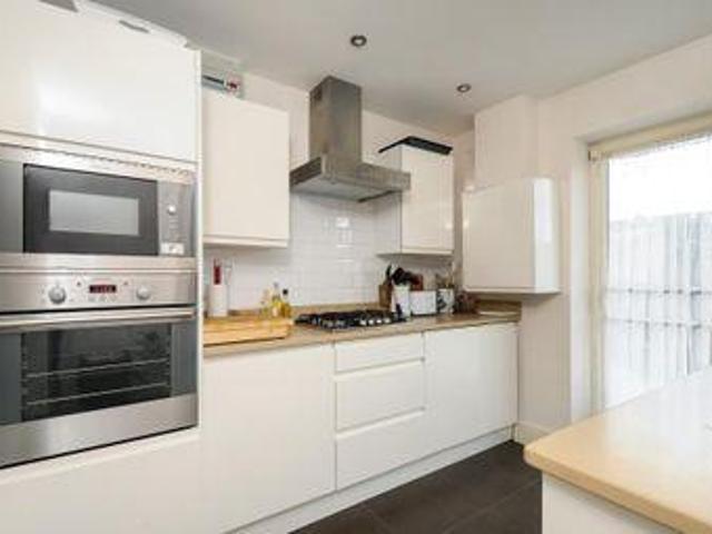 2 Bedrooms Flat for rent in Richmond Green, Surrey TW9