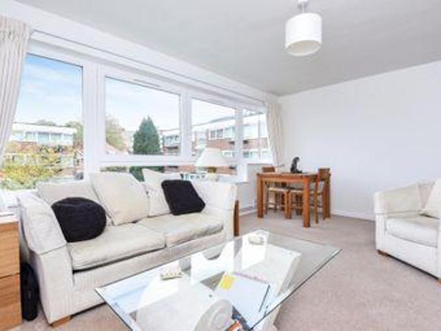 2 Bedrooms Flat for rent in Richmond, Surrey TW10