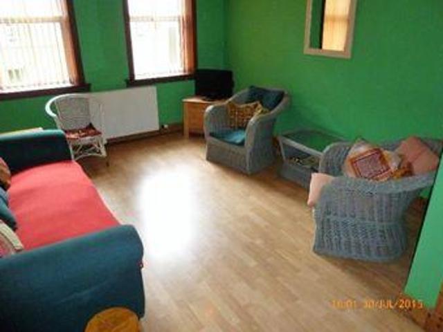 2 Bedrooms Flat for rent in Richmond Place, Edinburgh EH8