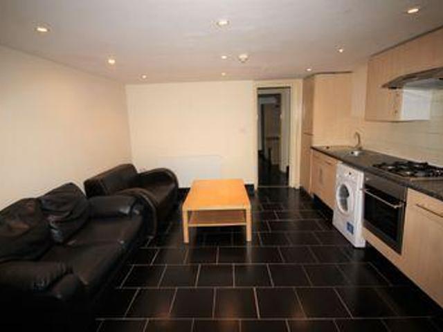 2 Bedrooms Flat for rent in Richmond Road, Cathays, Cardiff CF24