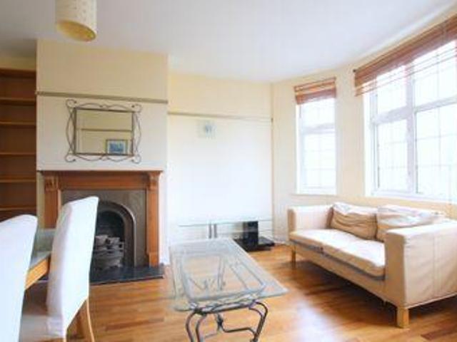 2 Bedrooms Flat for rent in Richmond Road, London SW20