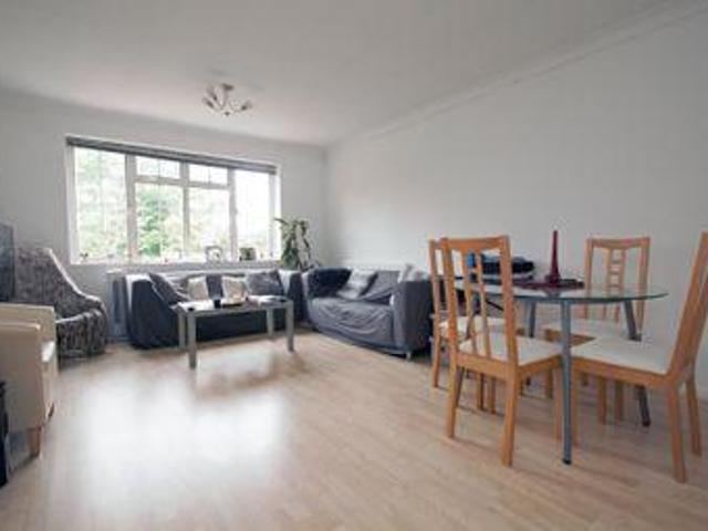2 Bedrooms Flat for rent in Richmond Road, New Barnet, Barnet EN5