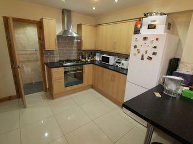 2 Bedrooms Flat for rent in Richmond Road, Roath, Cardiff CF24