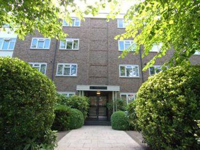 2 Bedrooms Flat for rent in Ridgway, London SW19