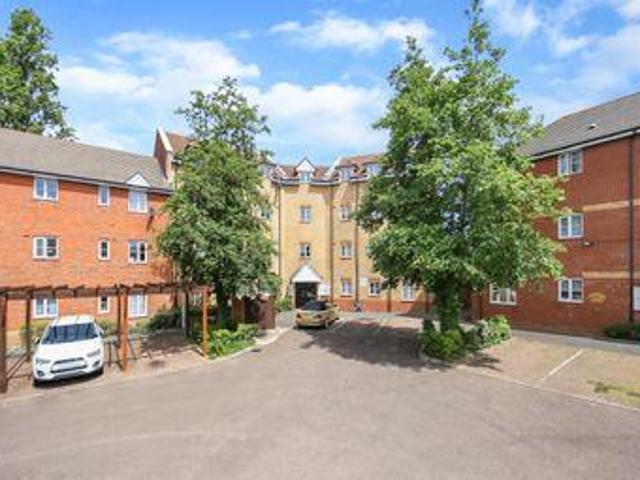 2 Bedrooms Flat for rent in Ridley Close, Barking, Essex IG11