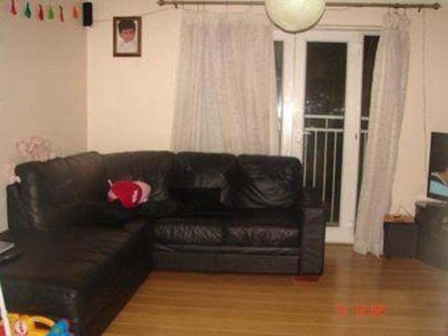 2 Bedrooms Flat for rent in Ridley Close, Barking IG11