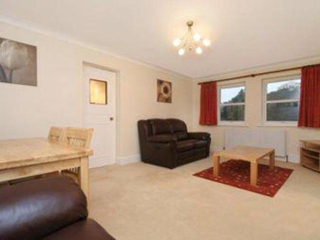 2 Bedrooms Flat for rent in Riggindale Road, London SW16