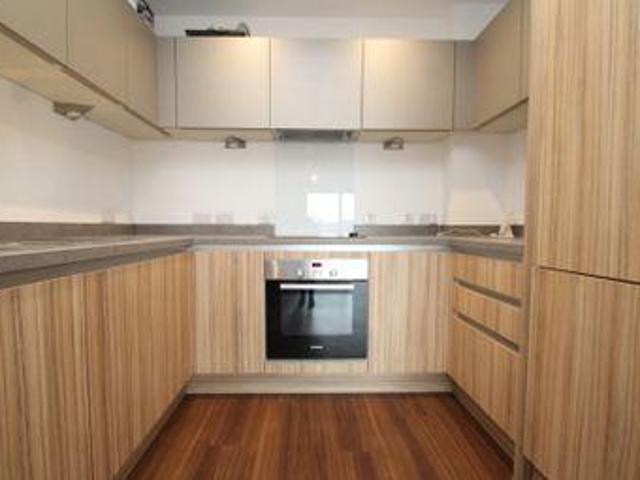 2 Bedrooms Flat for rent in Ringers Road, Bromley BR1