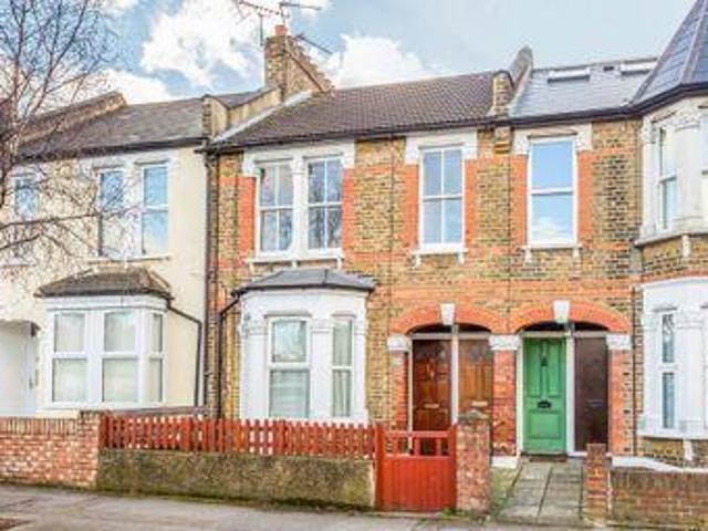 2 Bedrooms Flat for rent in Ringwood Road, London E17