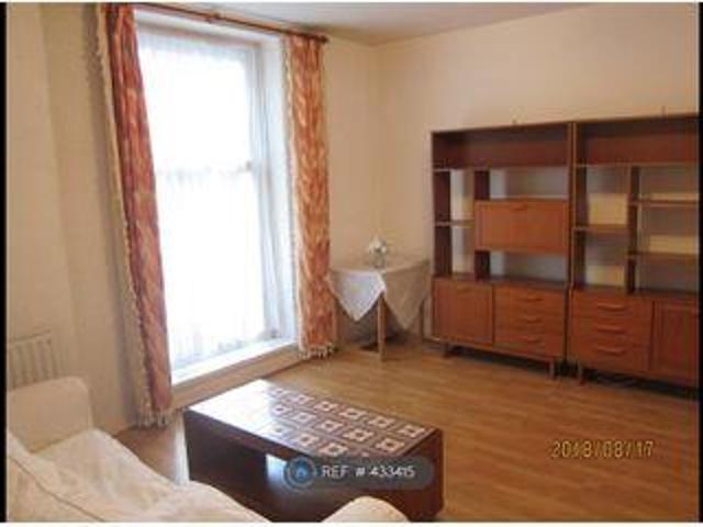 2 Bedrooms Flat for rent in Rutherford House, London E1